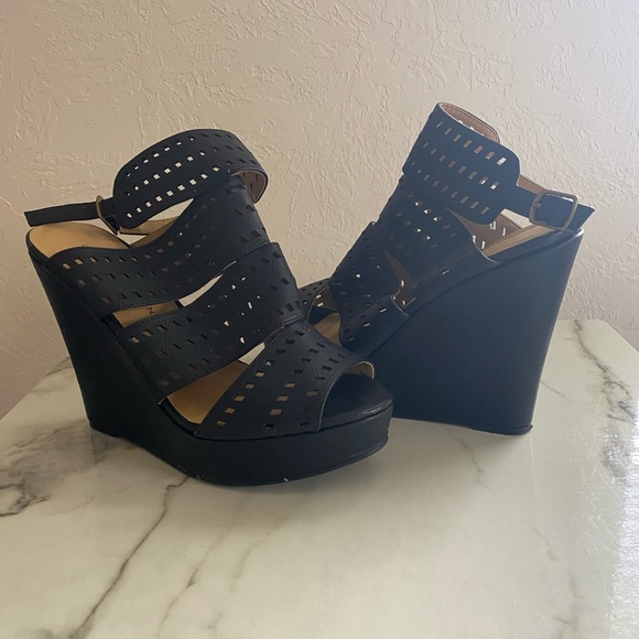 Chinese Laundry | Shoes | Black Chinese Laundry Wedge Heels | Poshmark